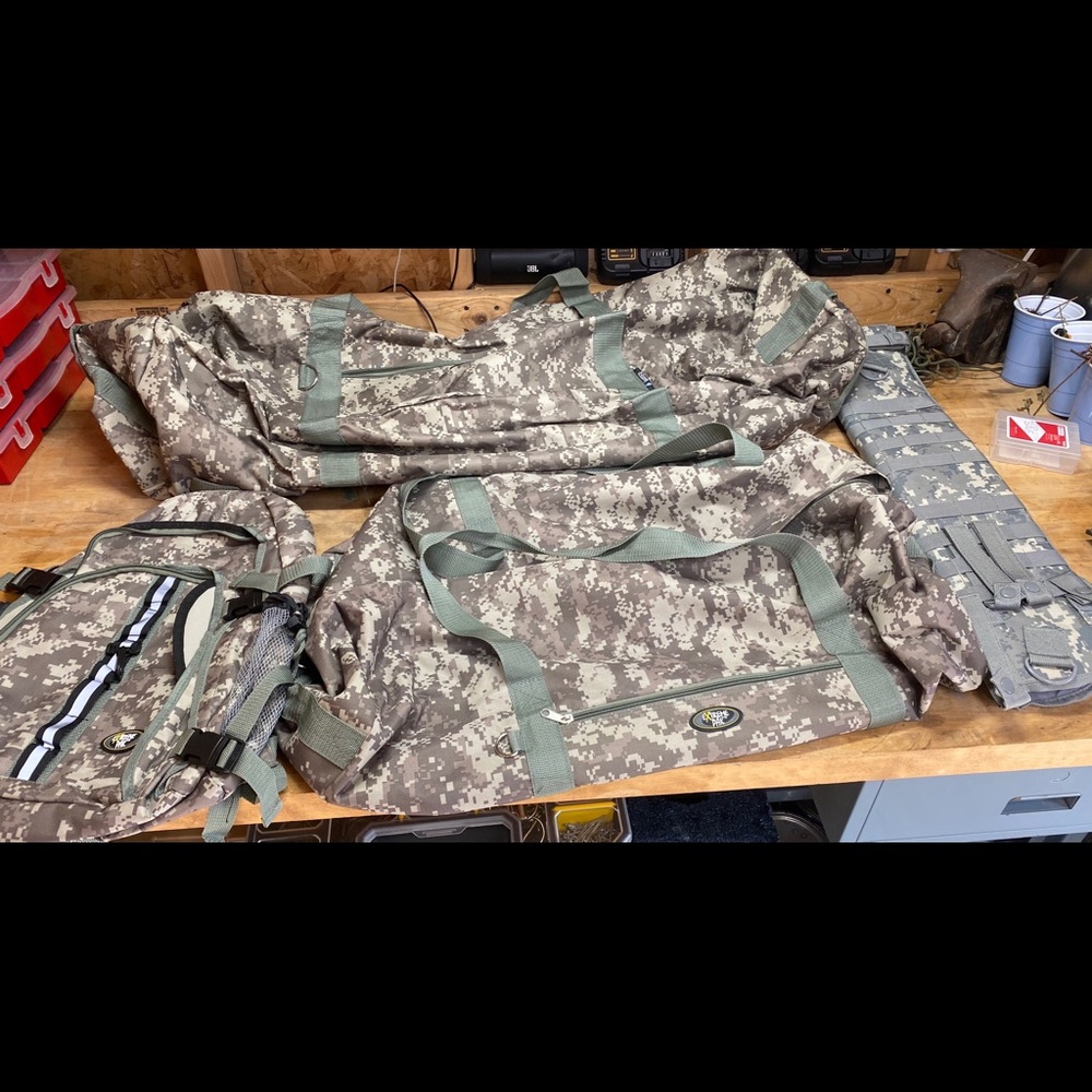 Camo: 2 Duffel Bags, Backpack, And Rifle Case - Gem